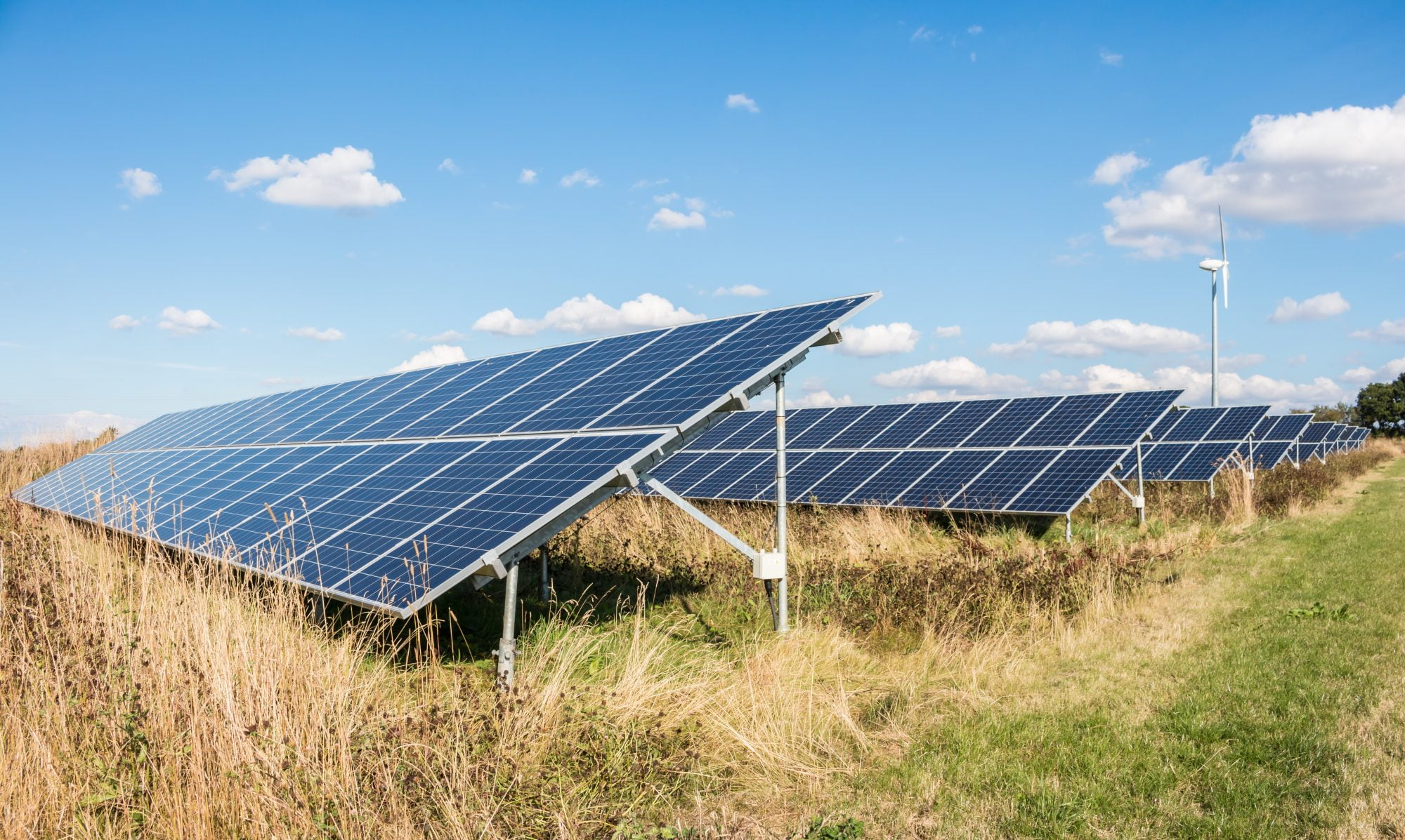 10 Things to Know When Going Solar | IGS